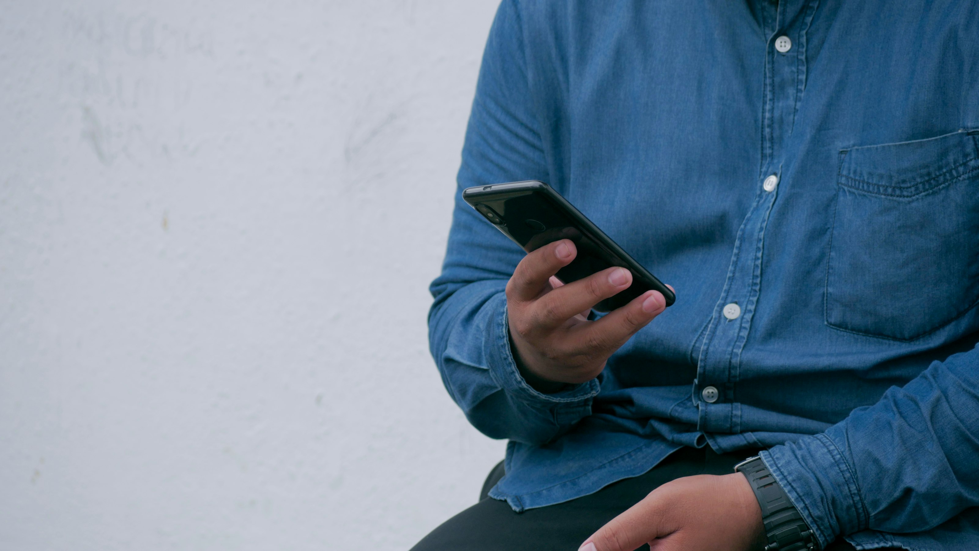 Keeping Your Mobile Phone Secure | Converging Networks Group