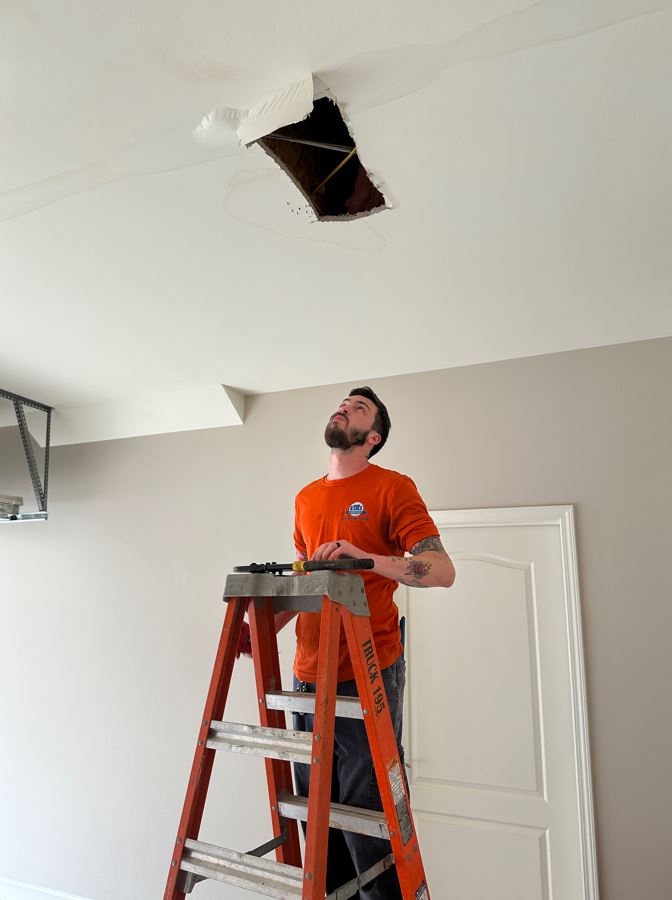 Water Leak Warning Signs in 2024 | Estes Services