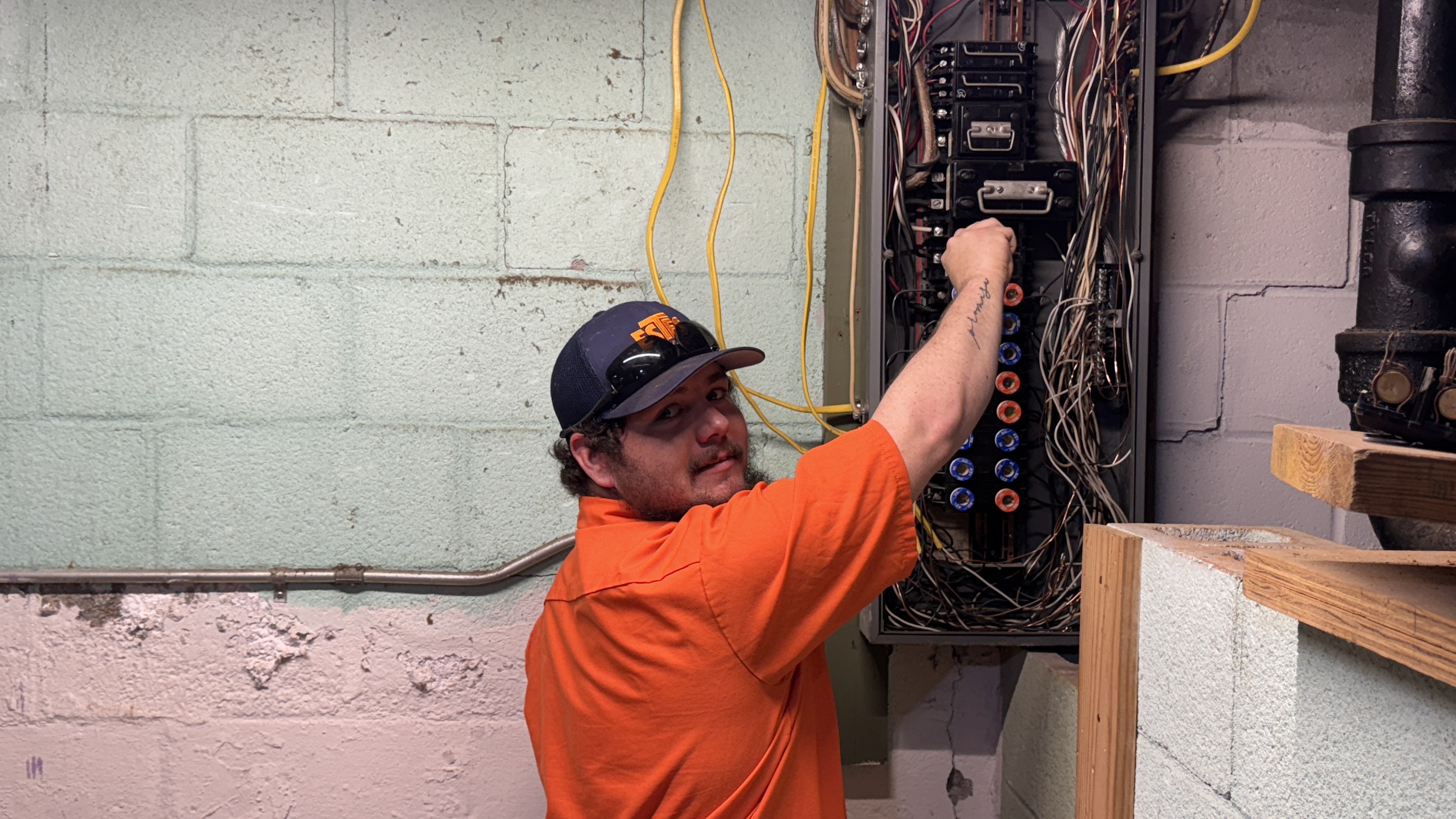 Electrical Panel Installation Contractors | Estes Services
