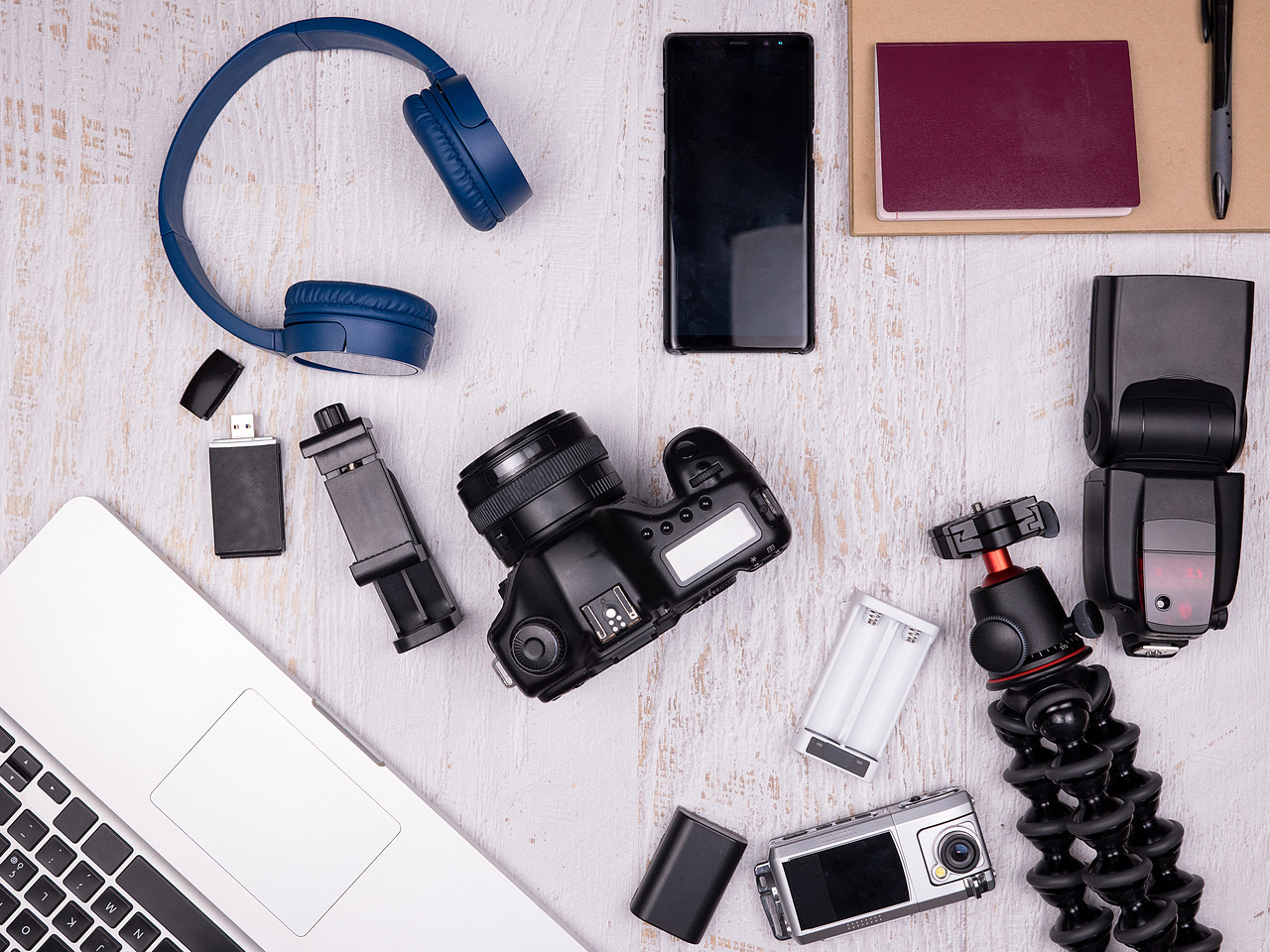 How To Store Electronics in a Storage Unit