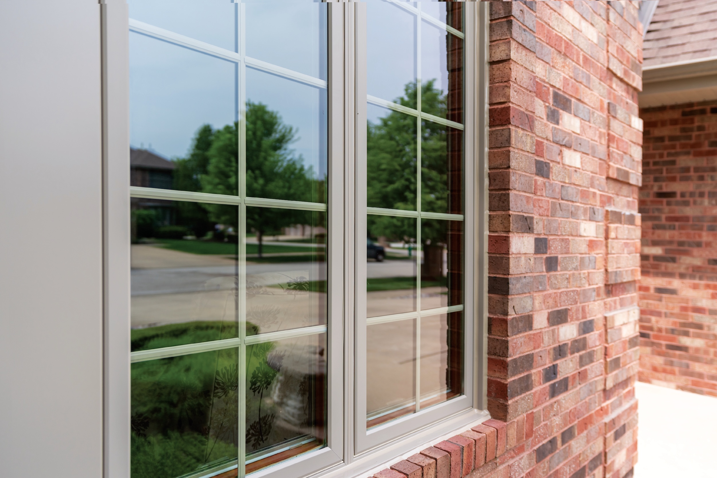 Foggy Windows: Causes & Fixes | NG Windows