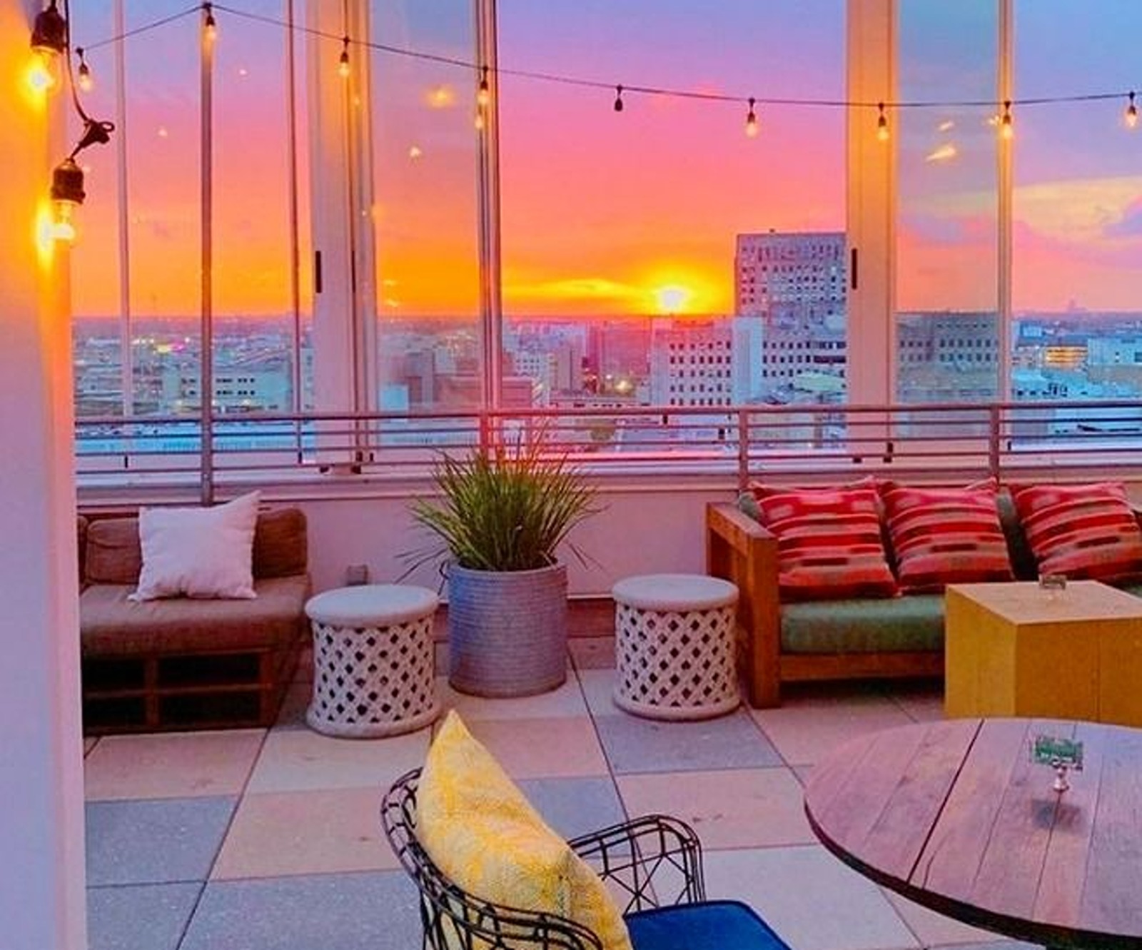 Best CBD and Warehouse District Bars | Where Y'at New Orleans